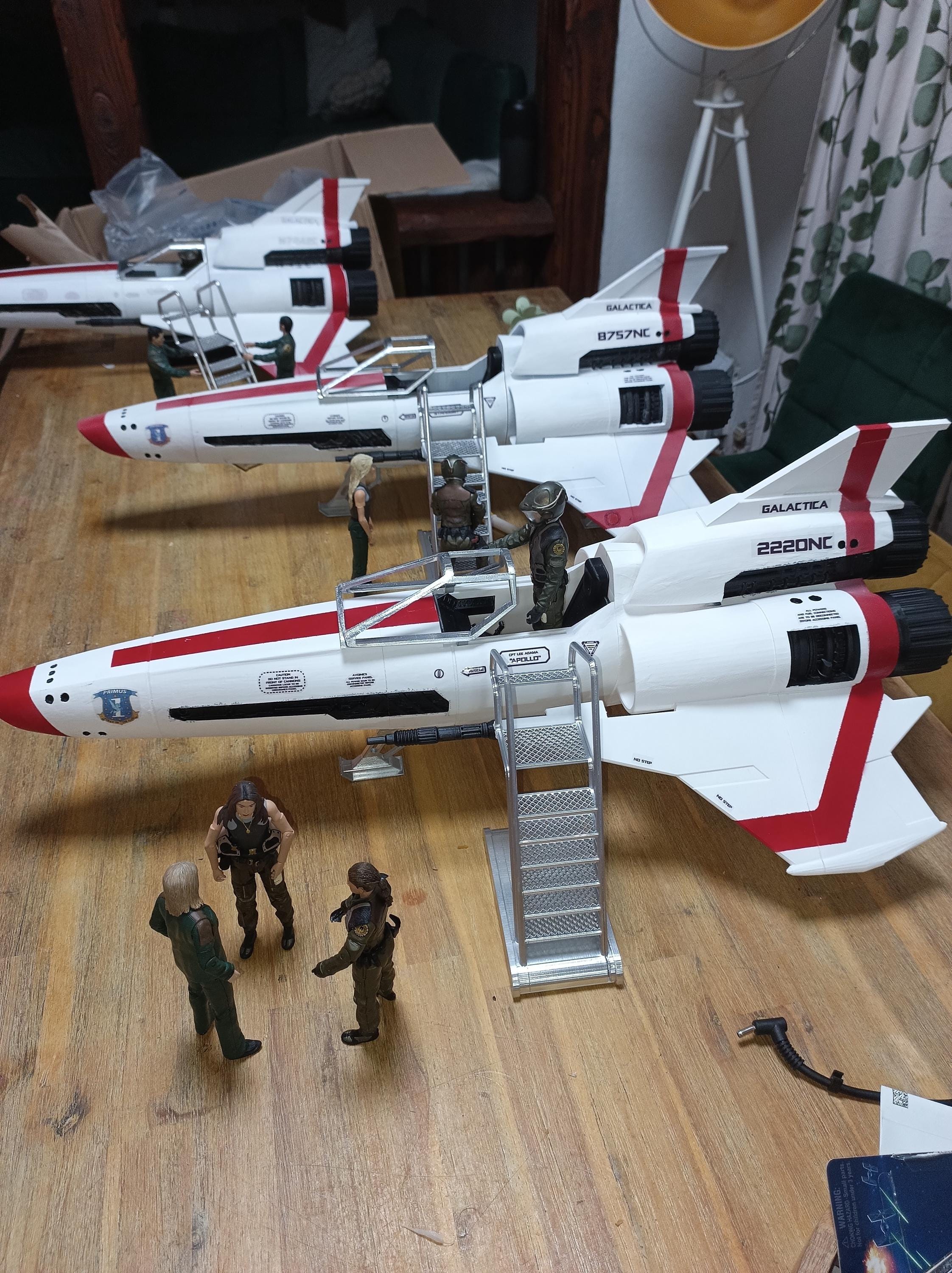 BSG - Colonial Viper MKII - Diamond Select Scale - Battlestar Galactica ...