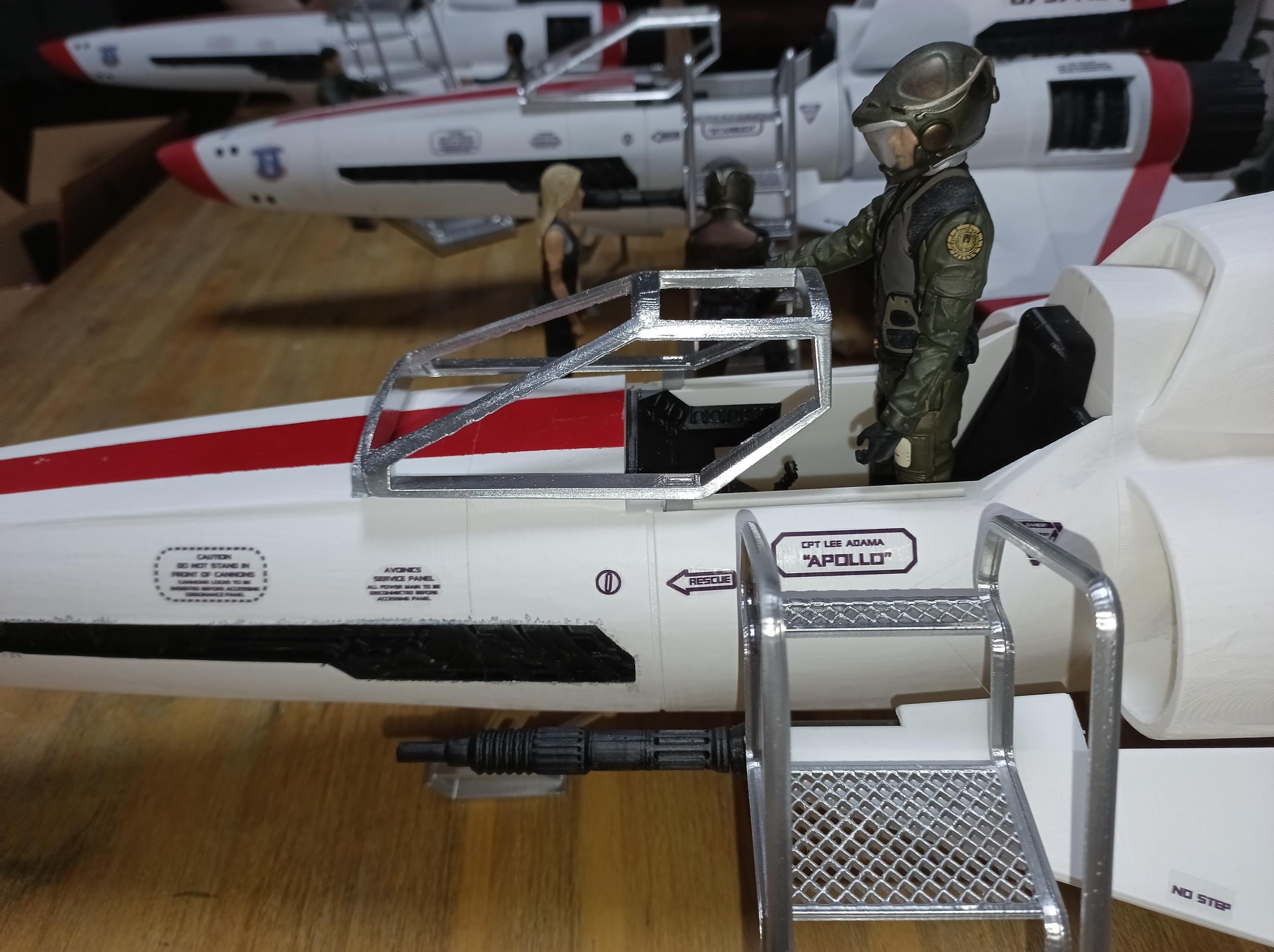 BSG - Colonial Viper MKII - Diamond Select Scale - Battlestar Galactica ...