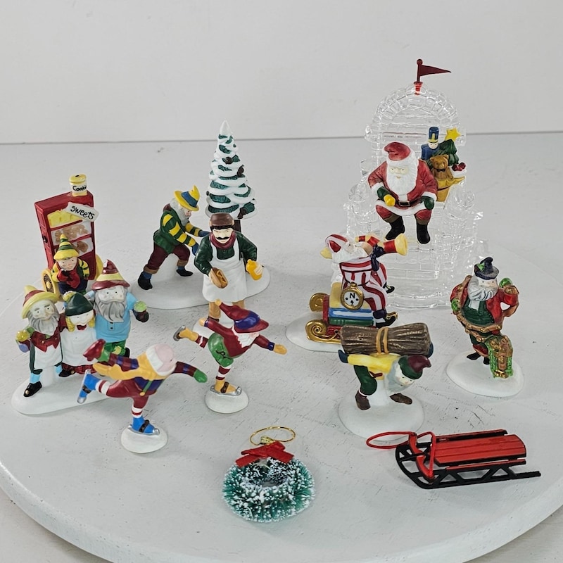 Handpainted Santa Figures - Etsy