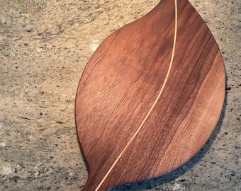 Walnut and Maple Engrain Cutting Board With Pattern and Inlay - Etsy