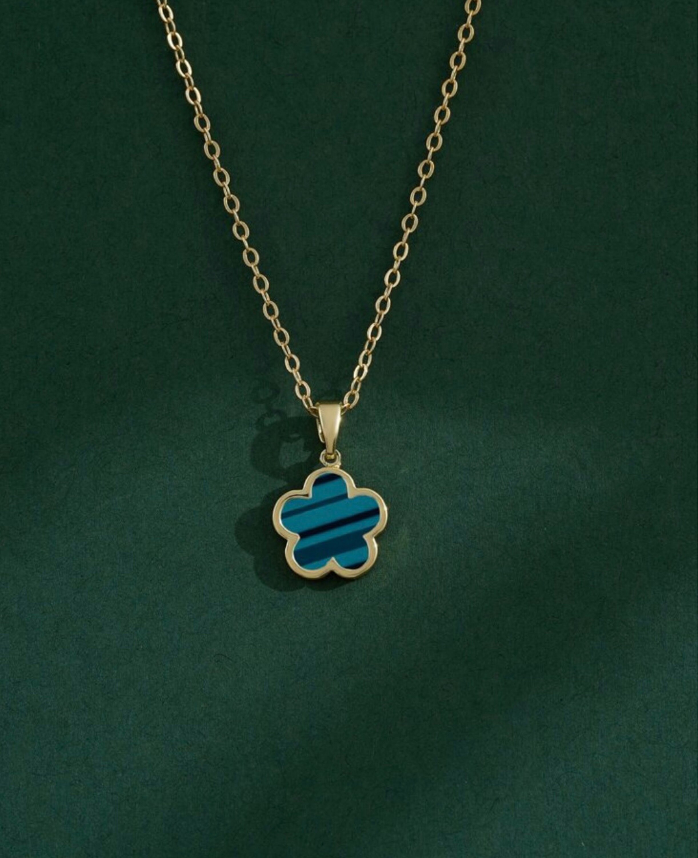 Clover Leaf Emerald Green Gold Necklace - Etsy