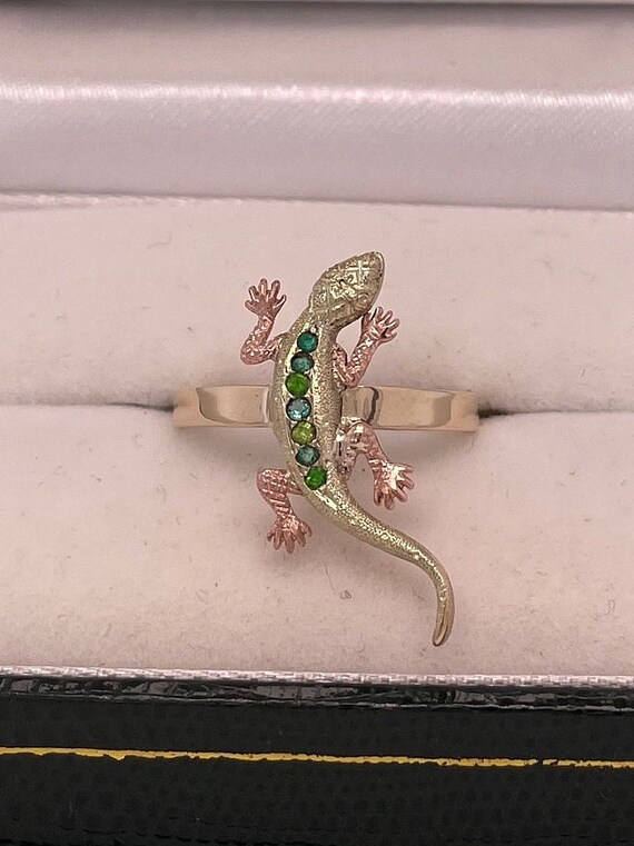 Rare Antique Lizard Ring - Gem
