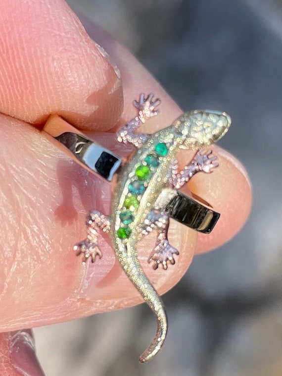 Rare Antique Lizard Ring - Gem