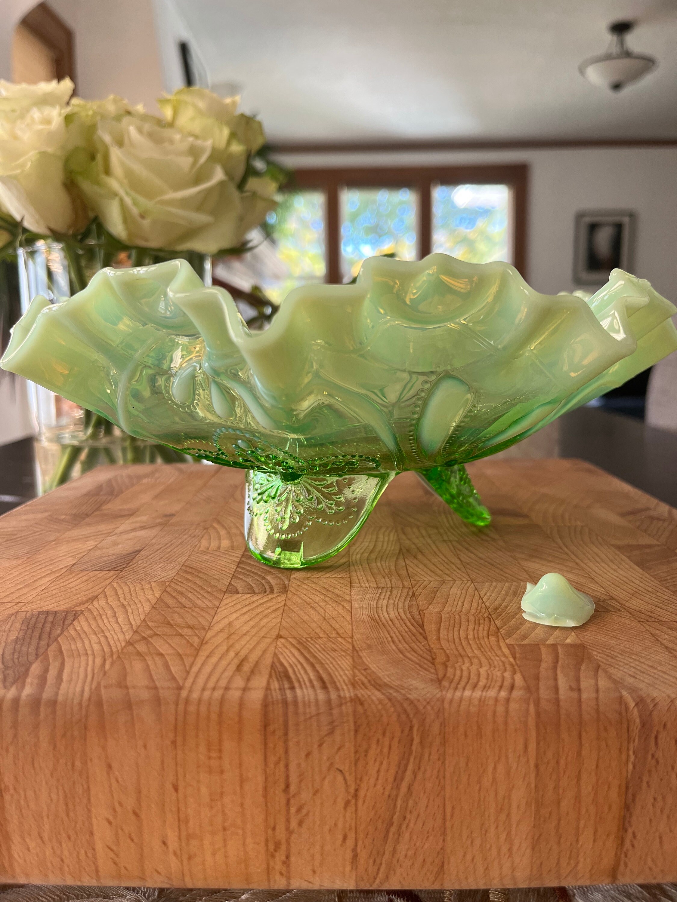 Jefferson Meander Green Opalescent Meander Ruffled 3-toed Footed ...