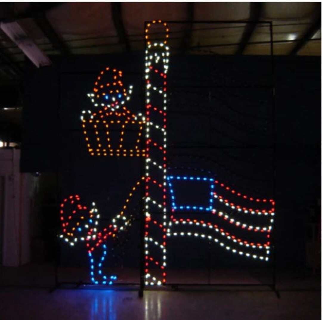 Animated Elves Raising a Flag up the Flag Pole Commercial Grade ...