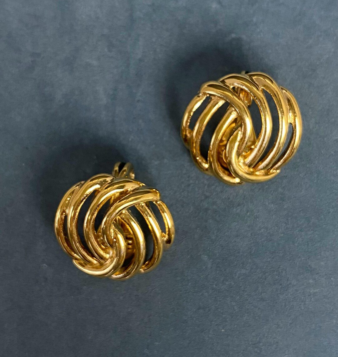 N1422 Vintage MONET Gold Plated Love Knot Clip on Earrings / Classic ...