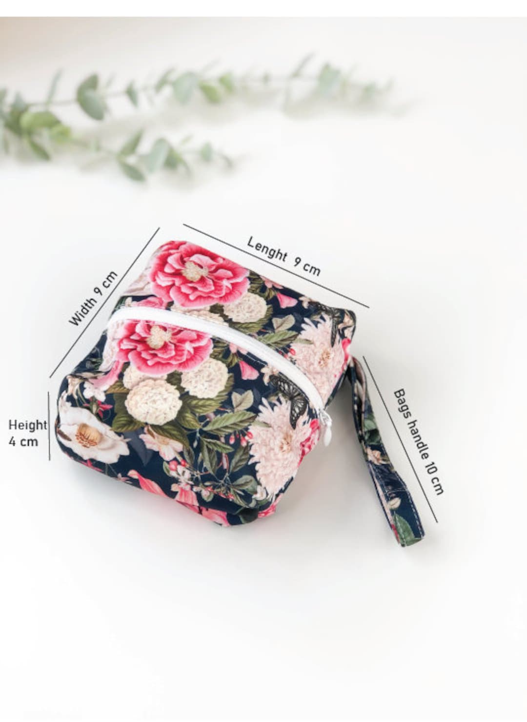 Discrete and Pretty Cloth Pad Holder, Washable Feminine Hygiene Wrapper ...