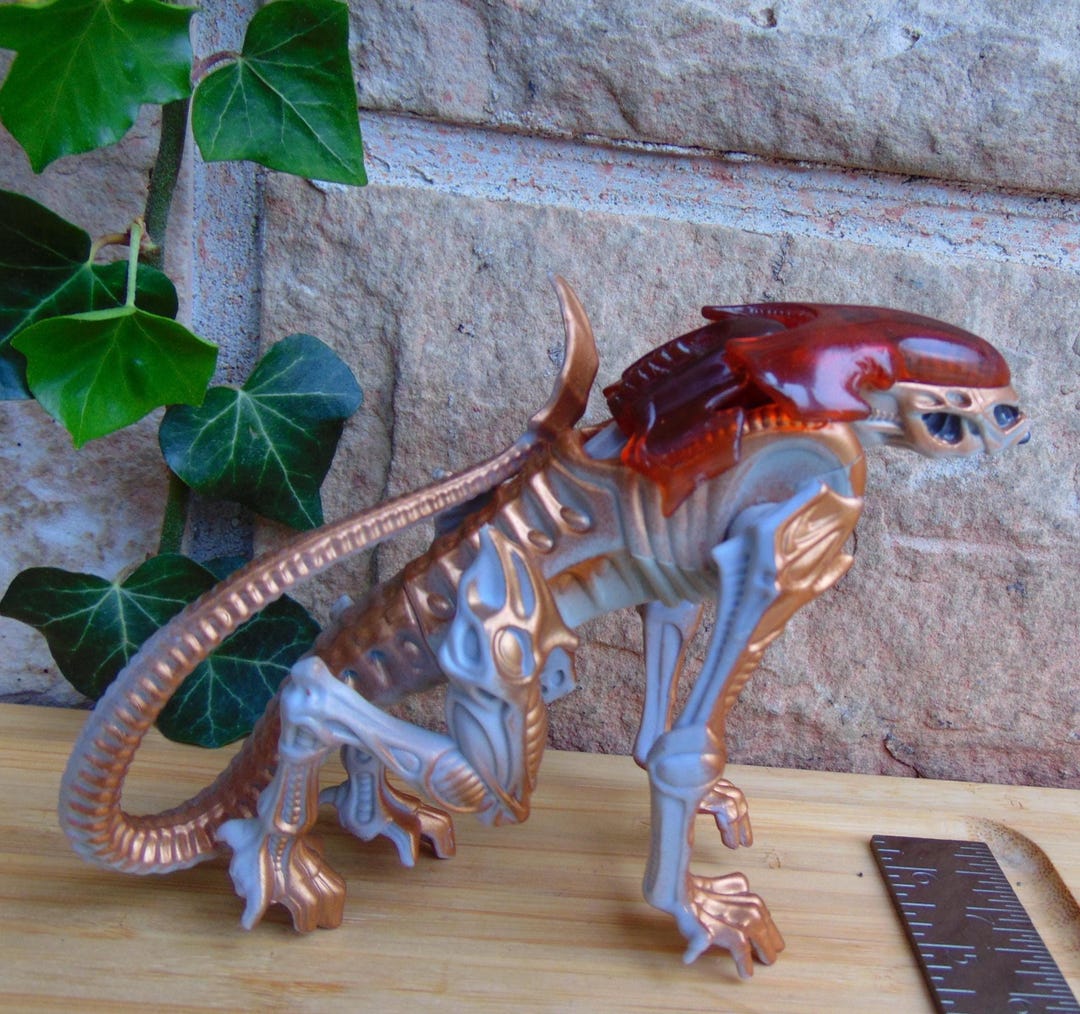 Vintage 1992 Kenner Gold PANTHER ALIEN Action Figure Concept Big Cat ...
