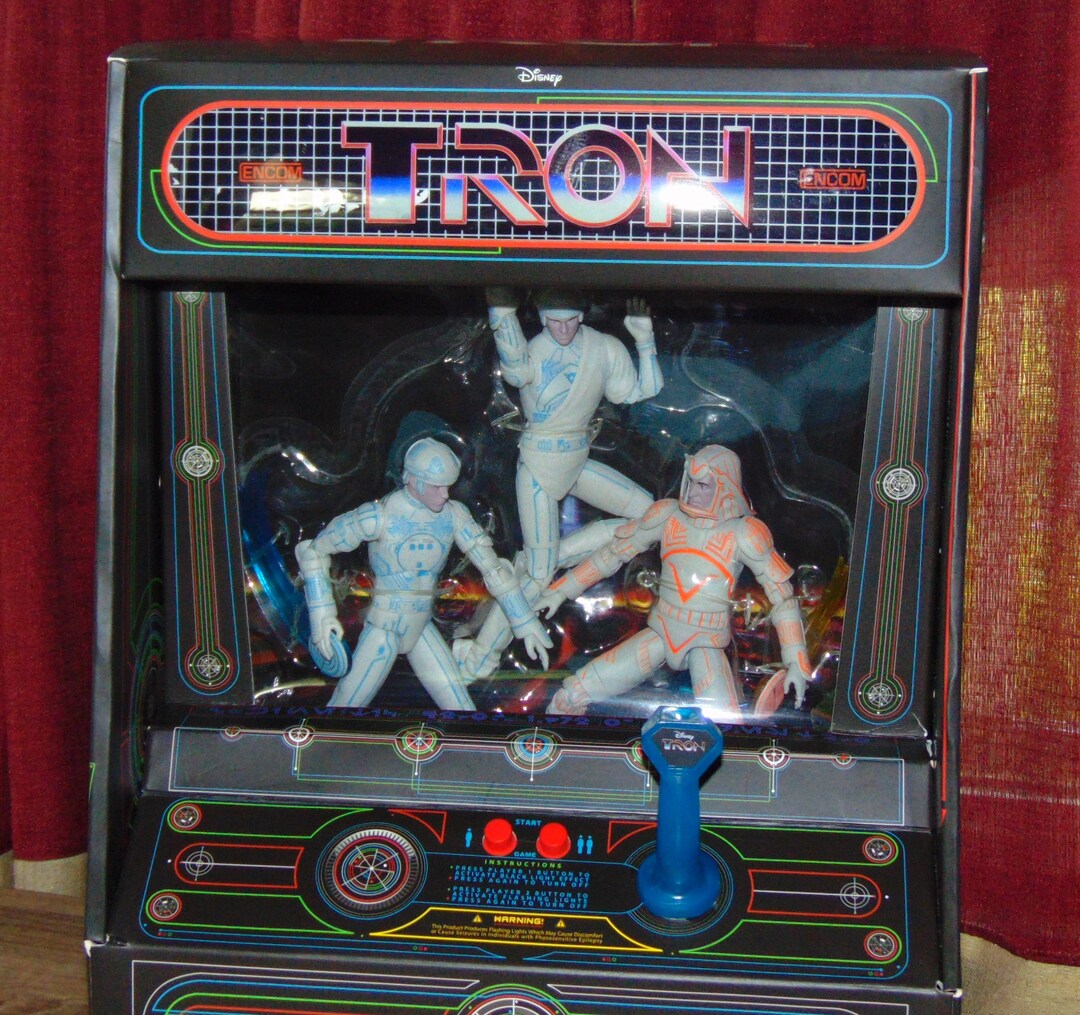 1982 Tron Movie Action Figure Pack, Light up Arcade Machine Style ...