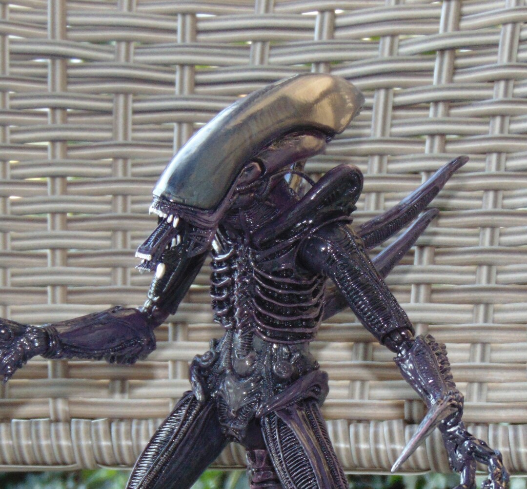 1986 ALIENS Movie Purple RAZOR Claws Arcade Game Concept Art Xenomorph ...