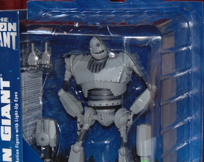 1999 the IRON GIANT Movie 9 Inch Robot Action Figure Adult Collector ...
