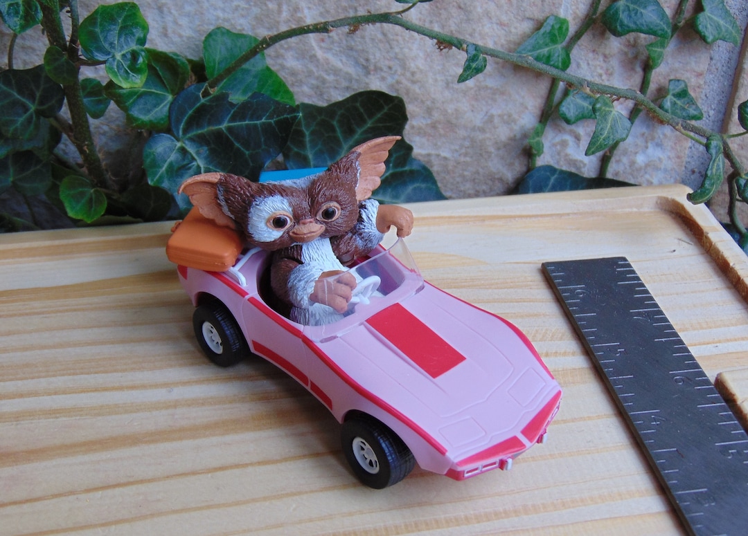 1984 GREMLINS Movie NECA GIZMO Mogwai Mini Action Figure Pink Corvette ...