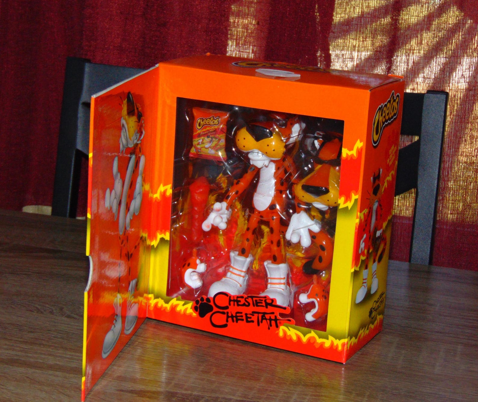 Classic Chip Mascot Chester Cheetah Glow-in-the-dark Action Figure ...