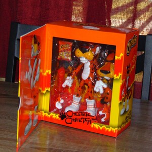 Classic Chip Mascot Chester Cheetah Glow-in-the-dark Action Figure ...