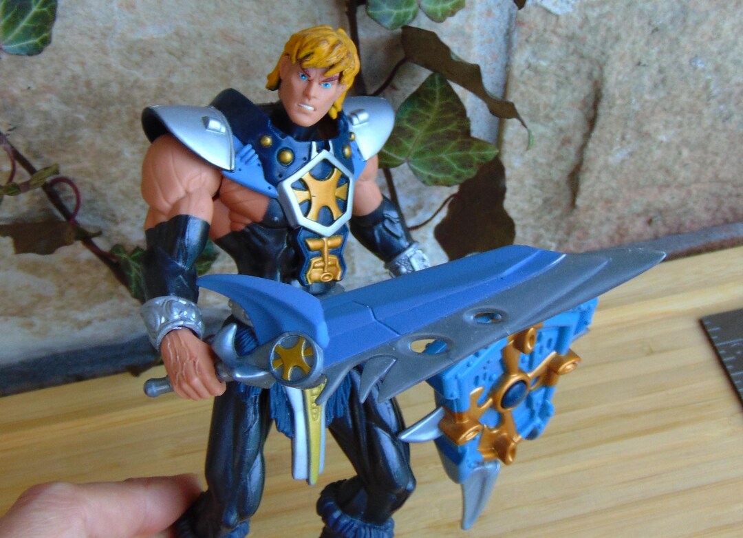 Rare 200X Shield Strike He-man, Masters of the Universe Action Figure ...
