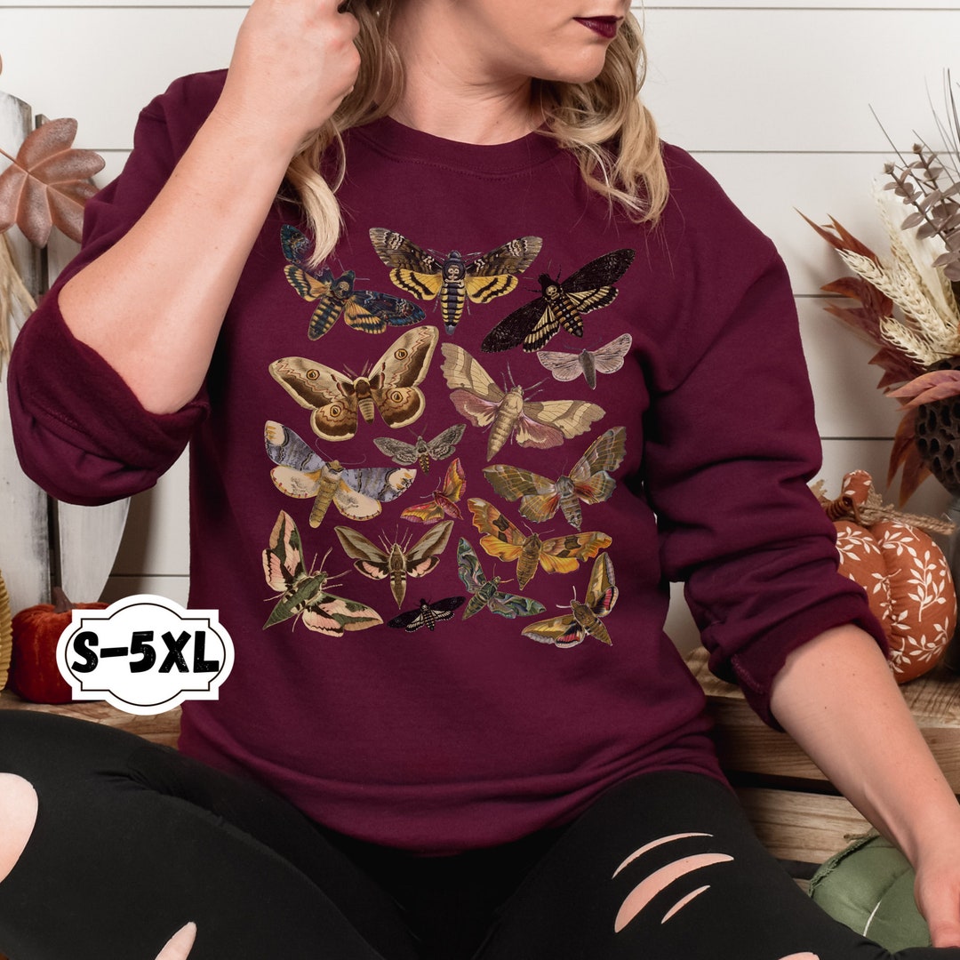 Retro Cottagecore Moth Sweatshirt, Entomology Moth Insect Crewneck ...
