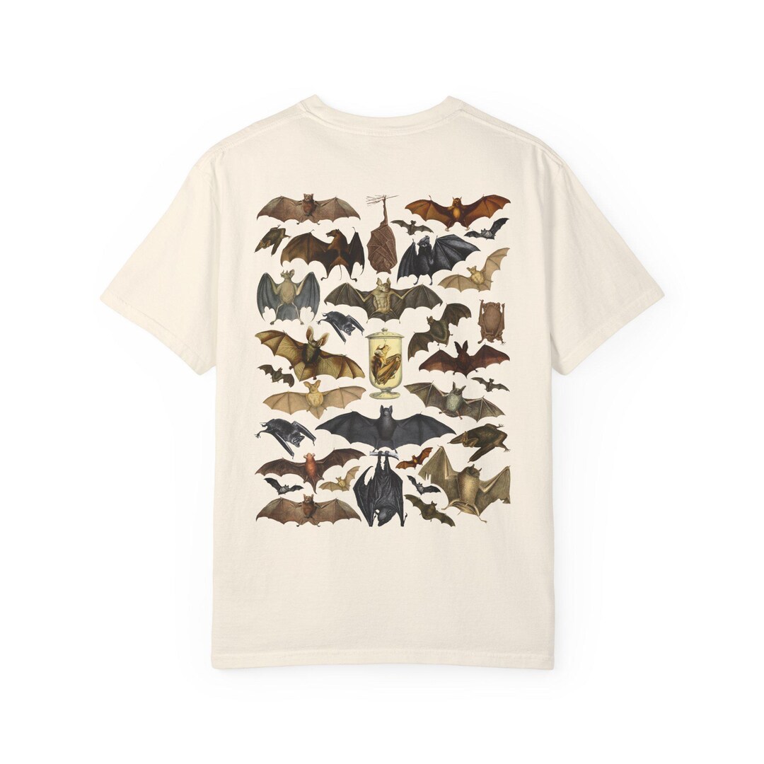 Retro Oversized Halloween Bat Comfort Colors Tshirt, Vintage Style It's ...