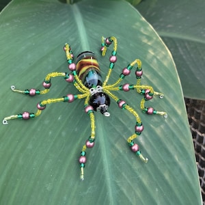 Handmade Wire Spider Sculpture Using Glass, Acrylic, and Seed Beads - Etsy