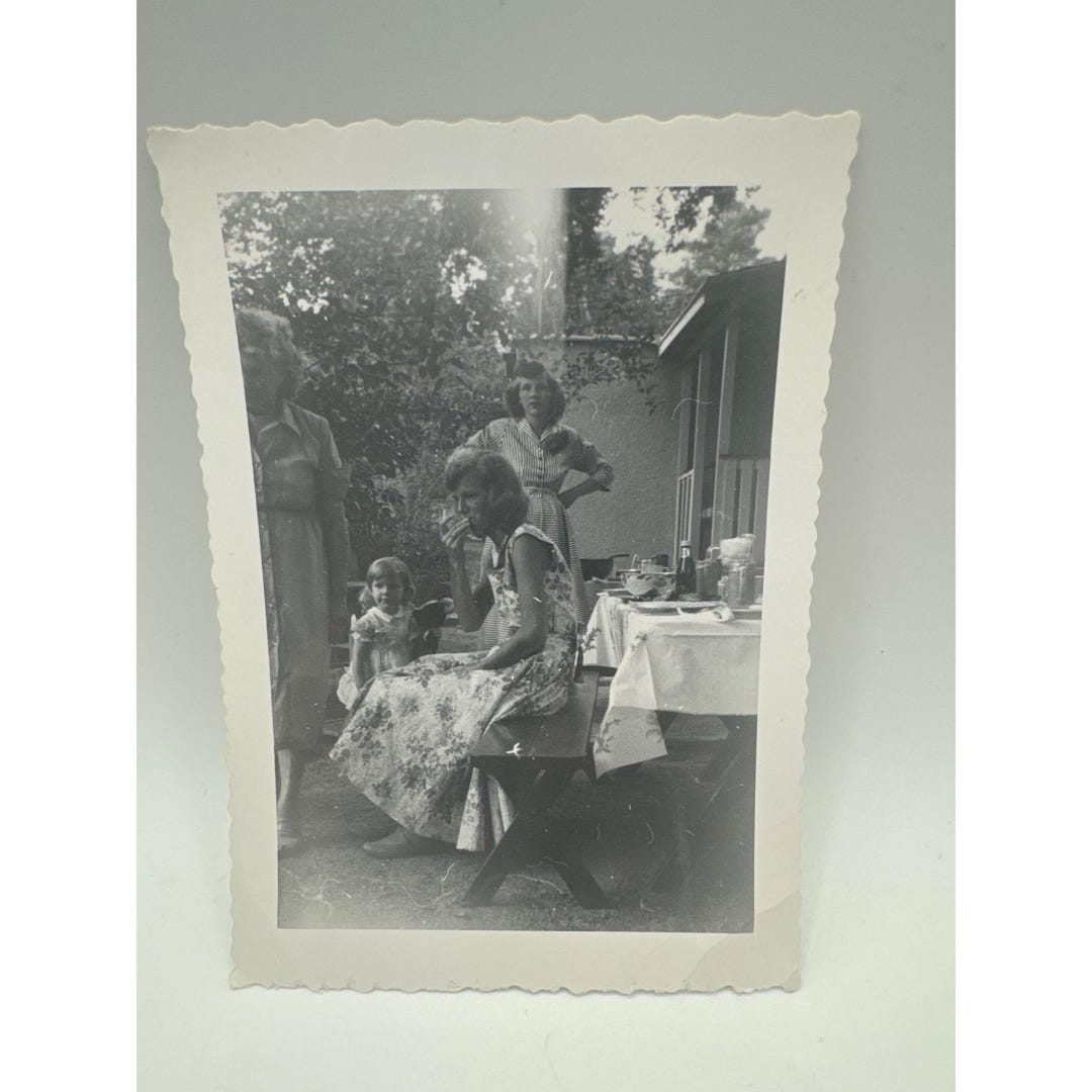 Vintage 1940s Black and White Family Photo Velox Paper 3x5 Scalloped ...