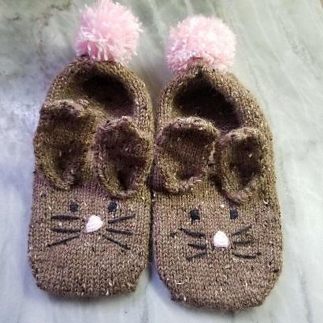 Knitting Pattern: Bunny Love Slippers - Etsy