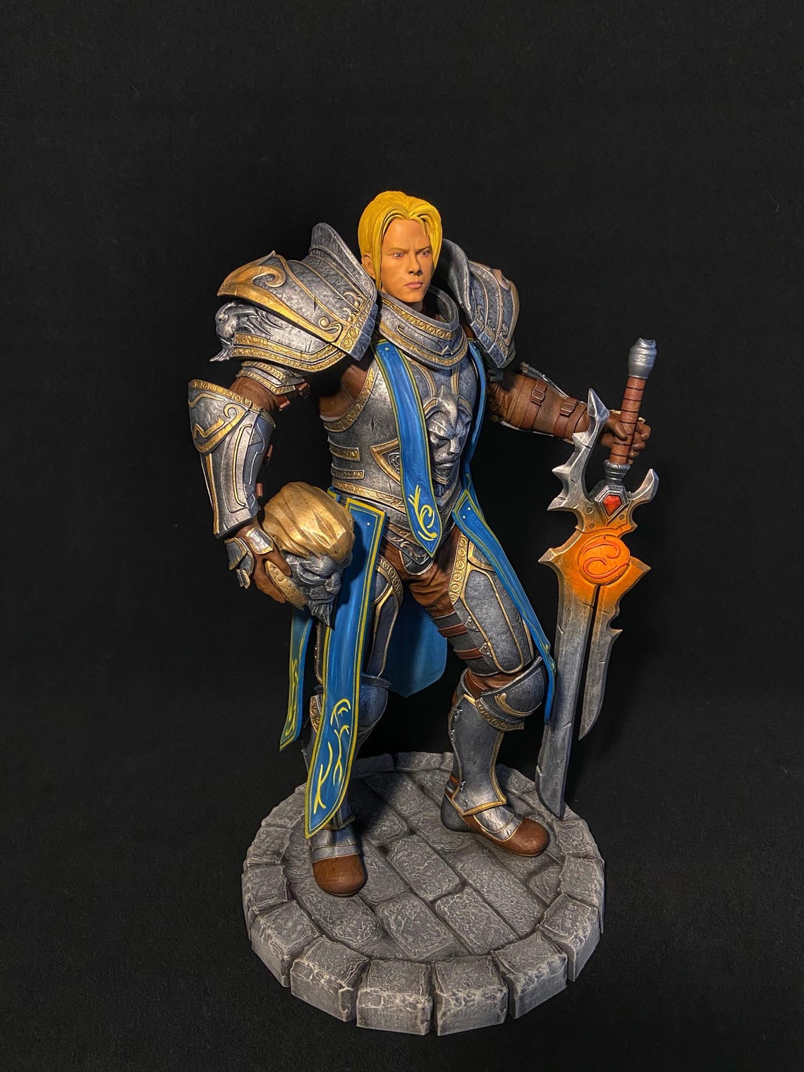 Anduin Wrynn Statue - World of Warcraft Collectible - Etsy Canada