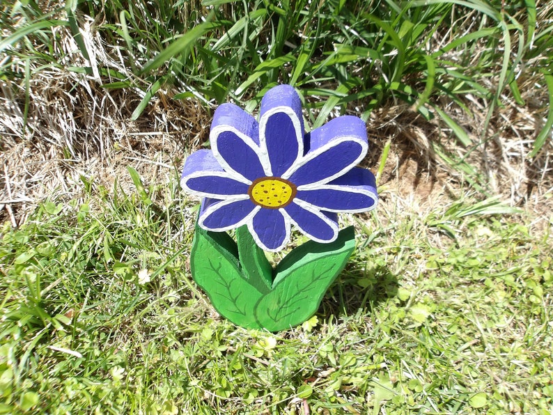 Playful Flower Stakes: 'crazy Daisy' Garden Decorations - Etsy