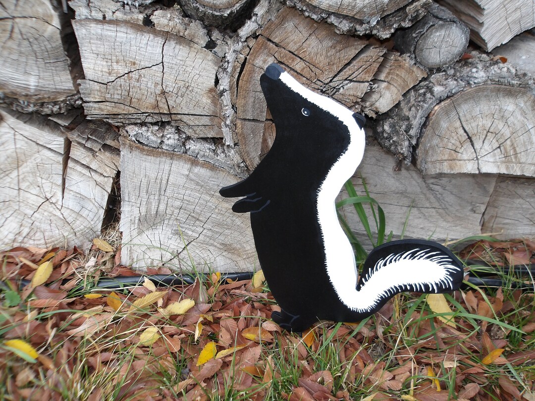 Skunk Yard Stake Wood Outdoor Decoration - Etsy
