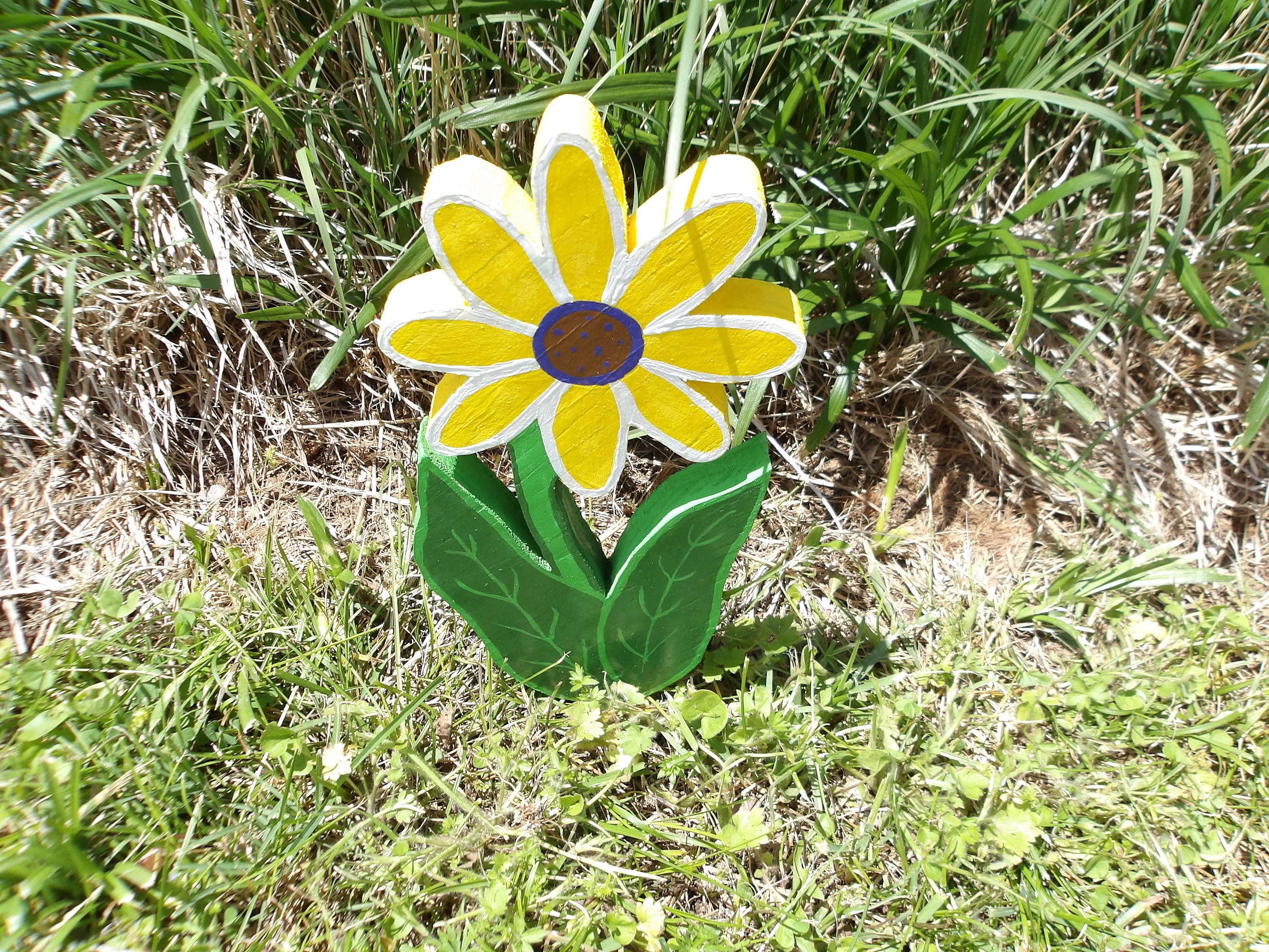 Playful Flower Stakes: 'crazy Daisy' Garden Decorations - Etsy