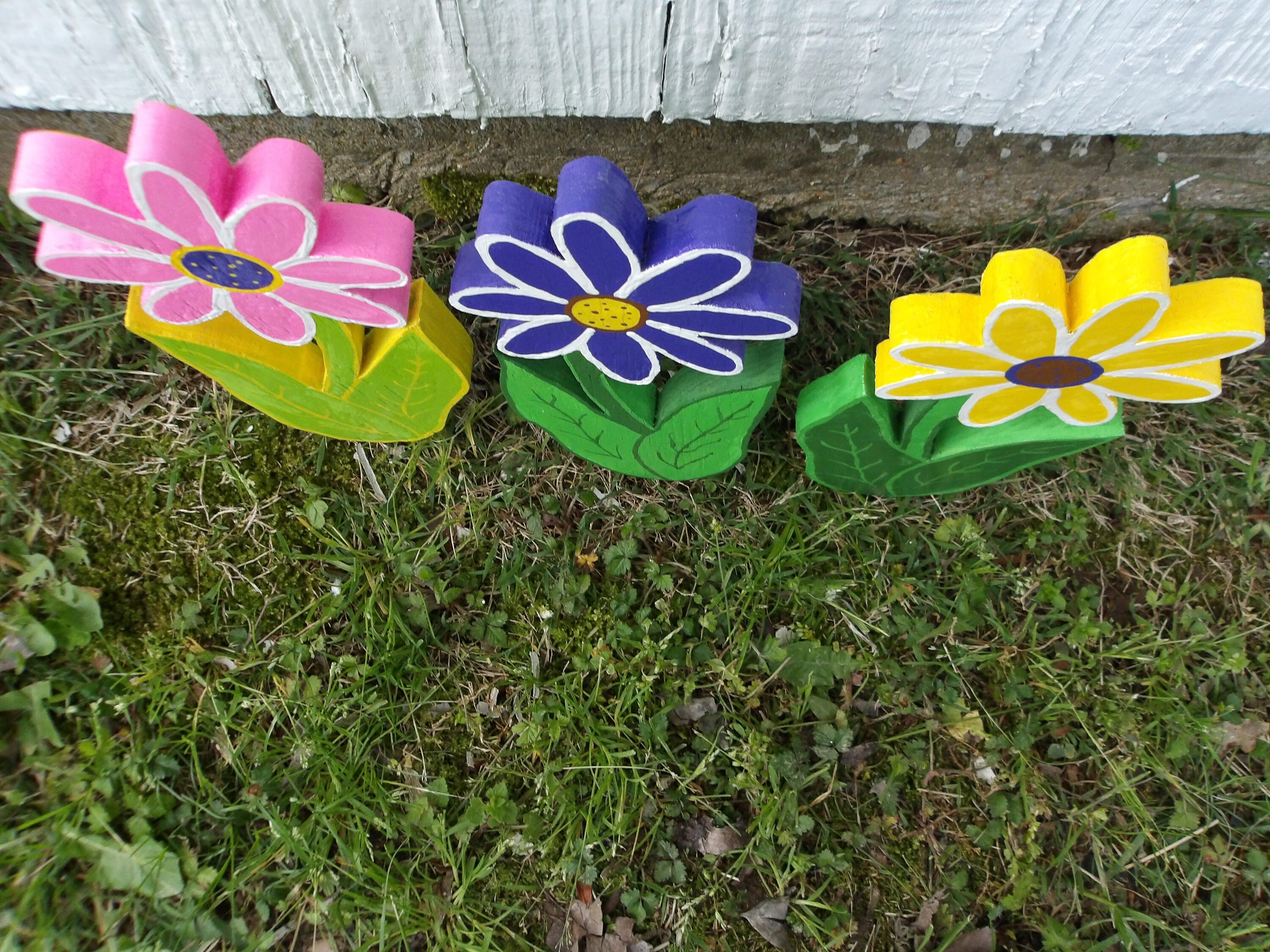 Playful Flower Stakes: 'crazy Daisy' Garden Decorations - Etsy