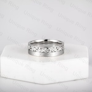 14K Gold Floral Wedding Band Ring: Cottagecore Leaf Design - Etsy