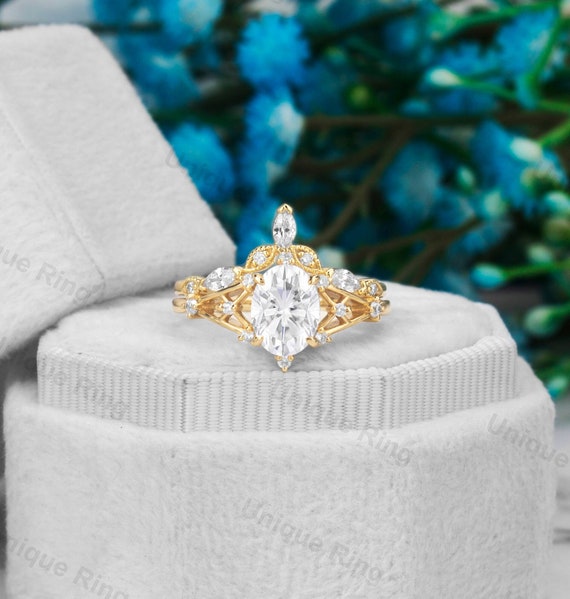 Starlight wedding band | Beachweddingtips.com