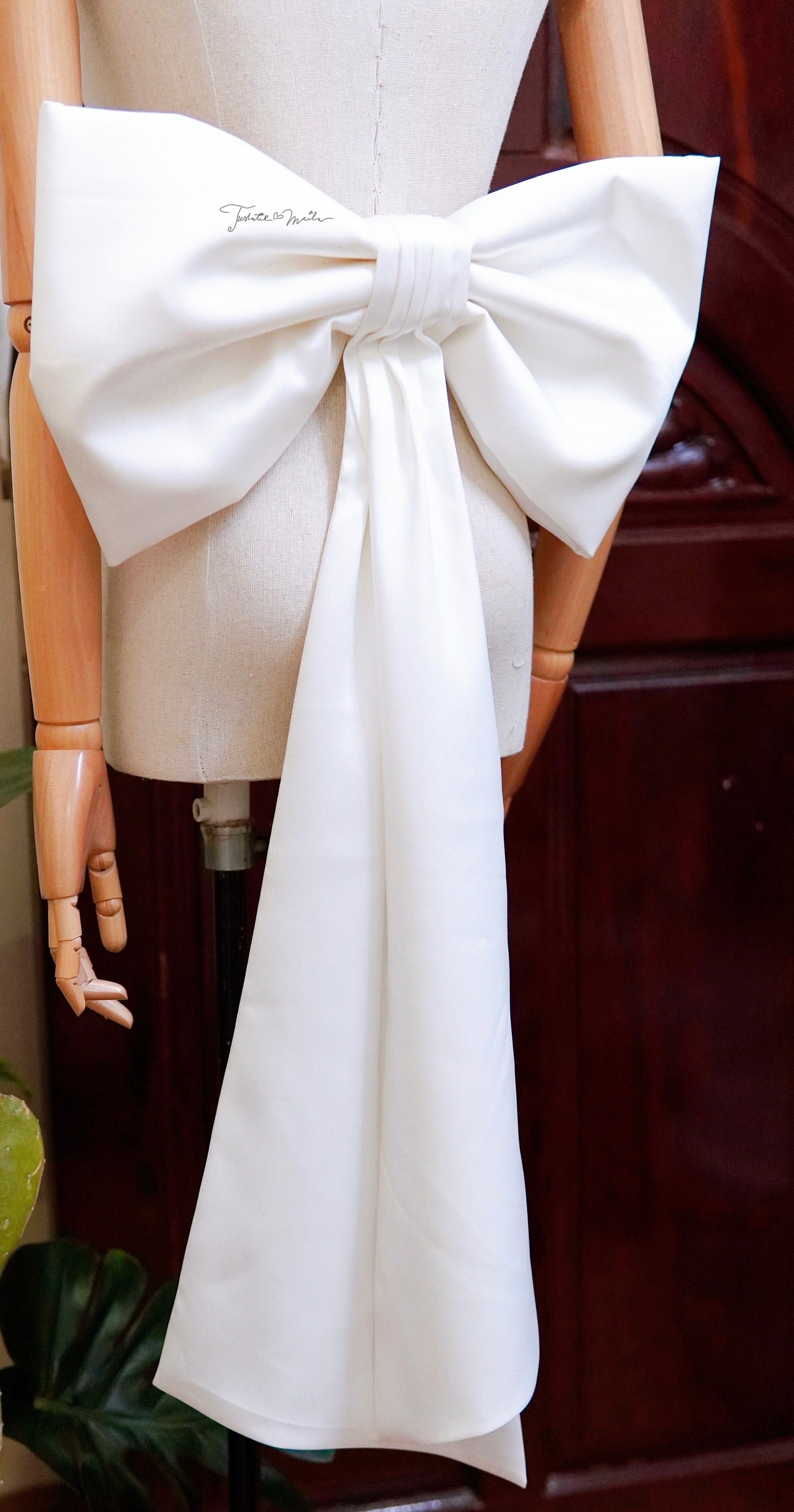 Custom Detachable Wedding Bow in the Back of Bridal Dress/ Design 3D ...