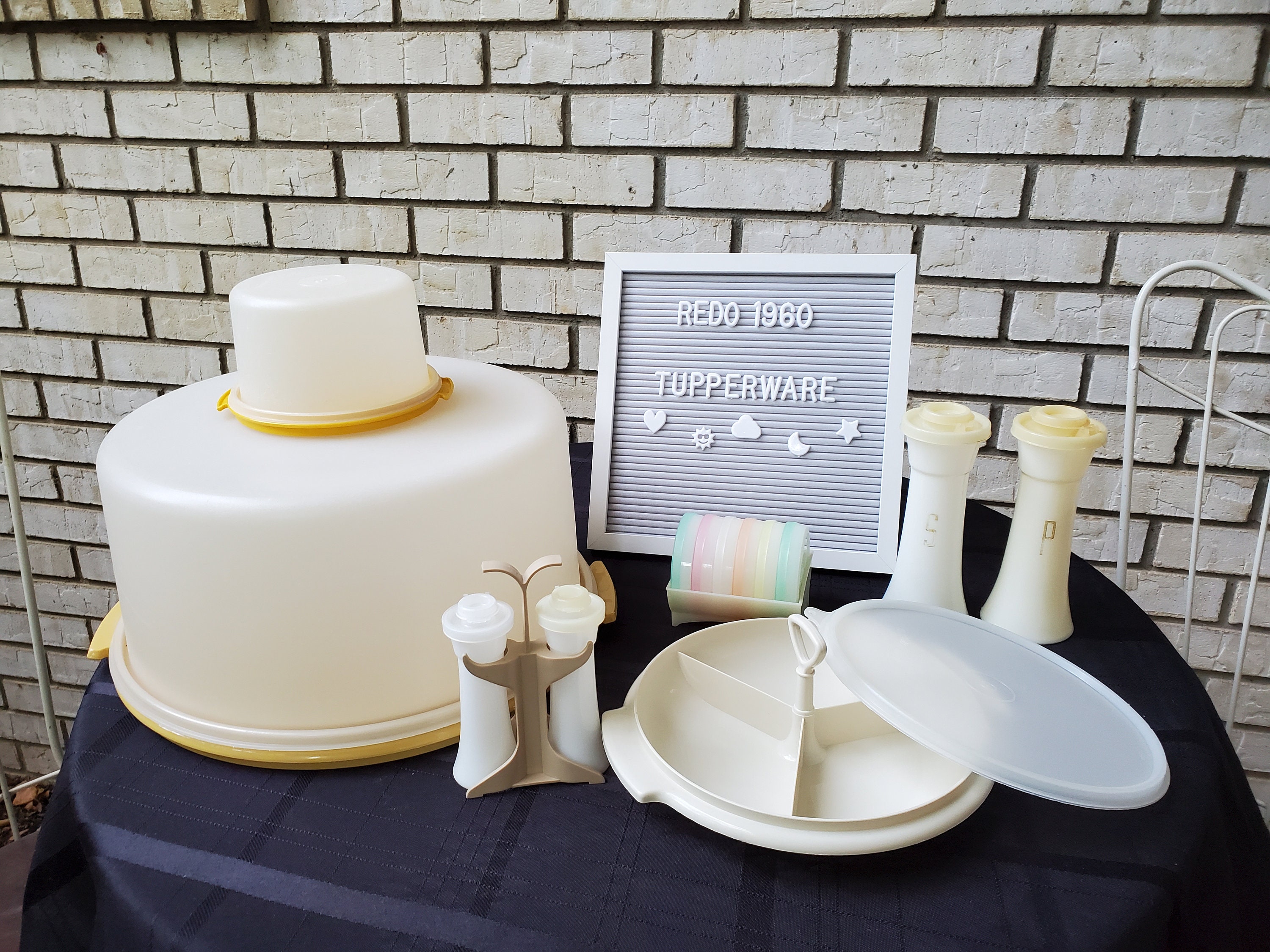 Vintage Tupperware Cake Carrier ~ Cake Tray ~ Food Server ~ - Etsy