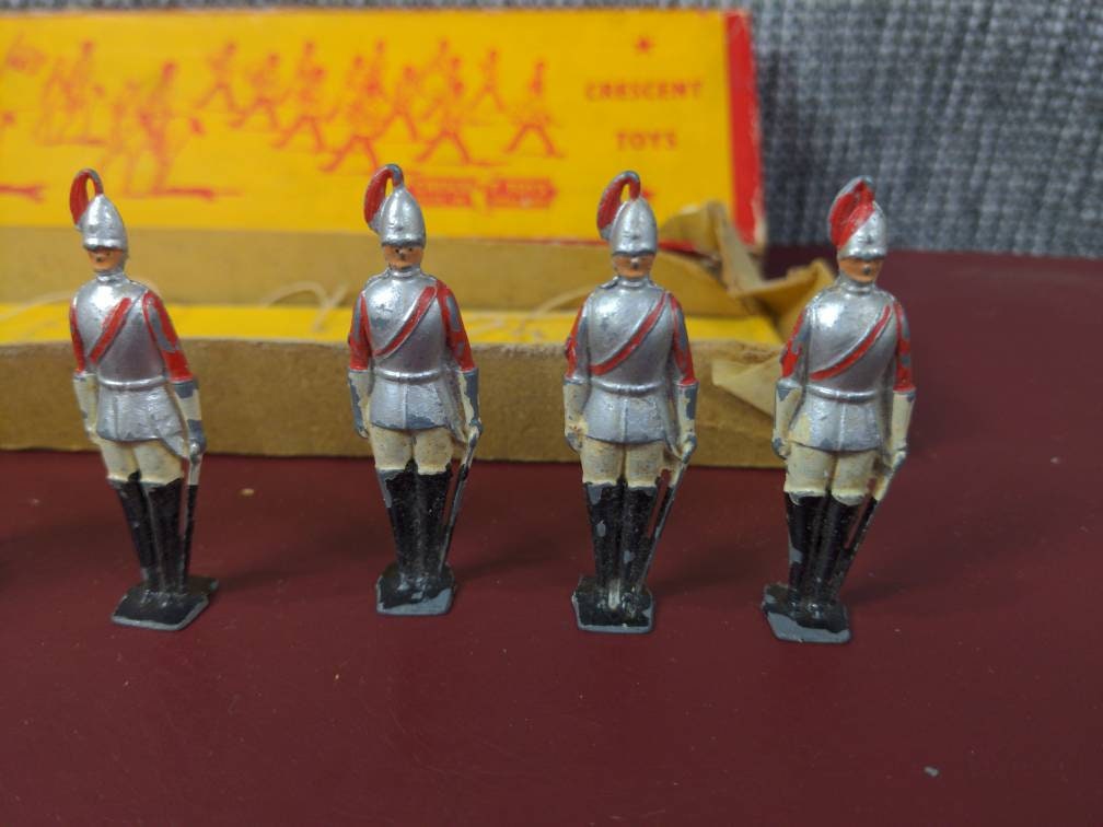 Crescent Toys Toy Soldiers 4 Foot Soldiers and 4 on Horseback, With Box ...