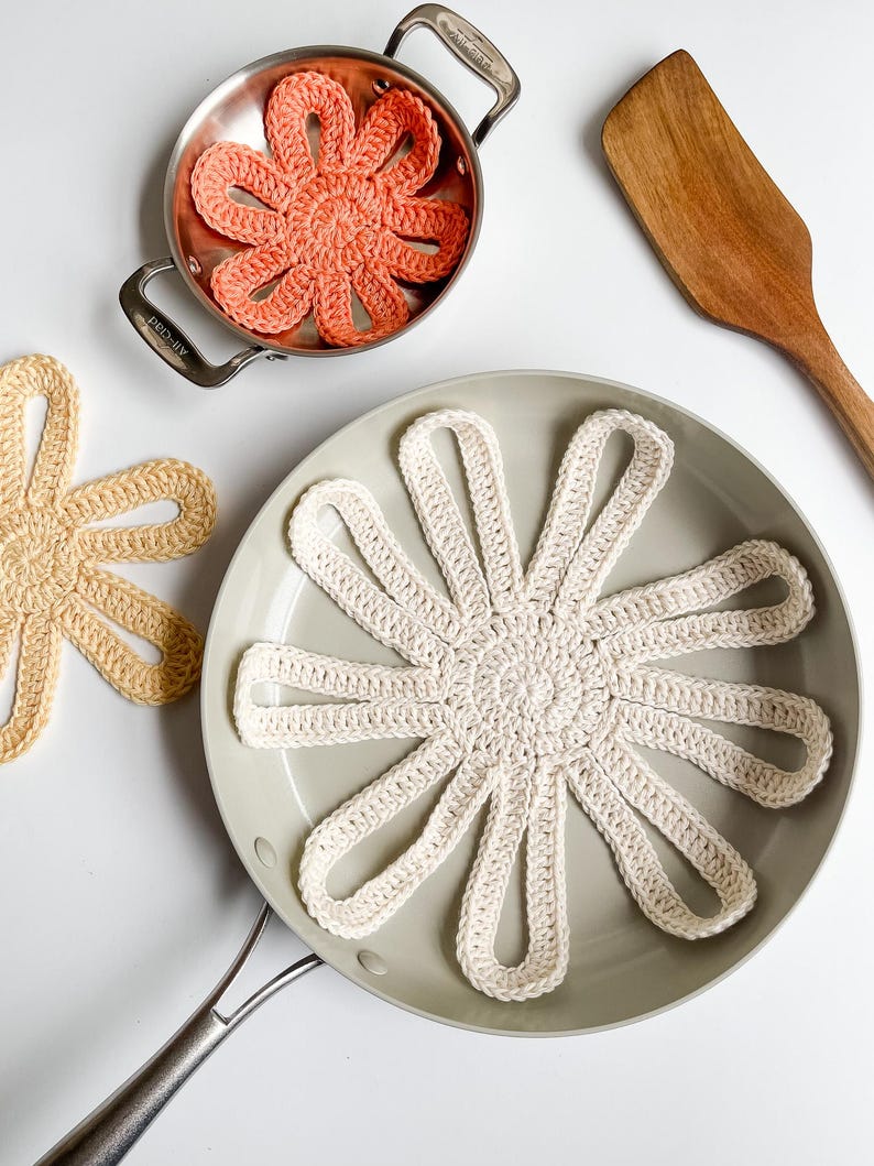 Crochet Flower Pan Protector Pattern: Easy Floral Motif (PDF Pattern ...