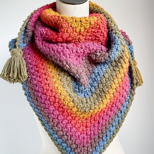 Beginner Puff Stitch Textured Triangle Crochet Stitch Scarf Pattern ...