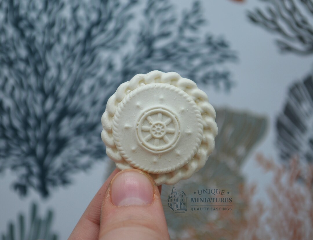 Ship's Wheel Medallion | Miniature Ceiling Carving | Set of Two - Etsy
