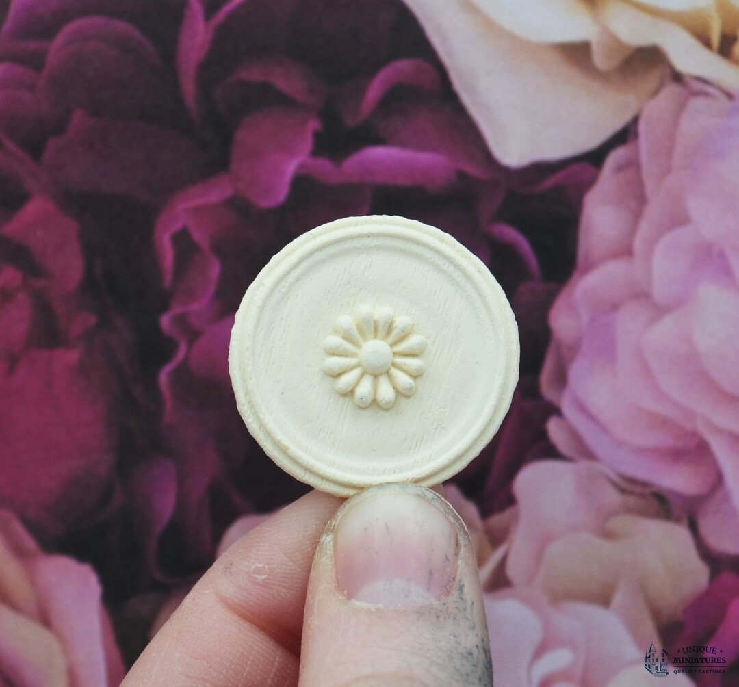 Large Daisy Button Appliqué Ornamentation for Dollhouse Miniatures 4 ...