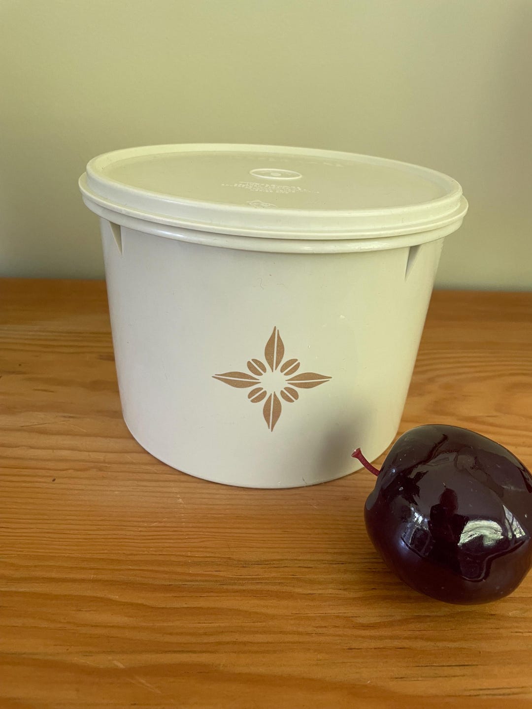 Vintage TUPPERWARE Almond Round Container Canister 265-16 Brown ...