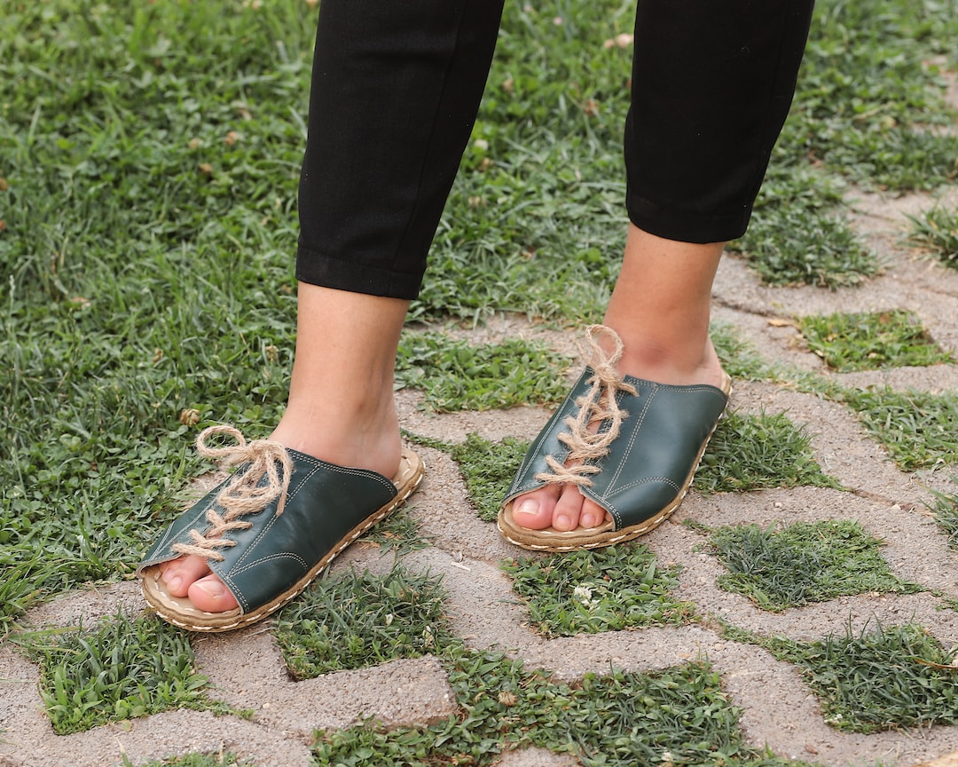 WOMEN Wider Laces Slipper, Sandals Barefoot GREEN SMOOTH Leather ...