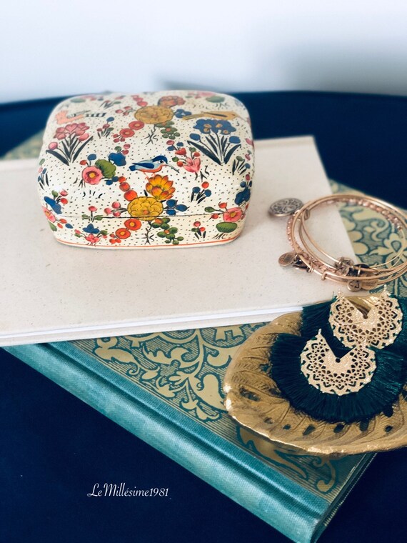 1970 vintage paper mache - Gem