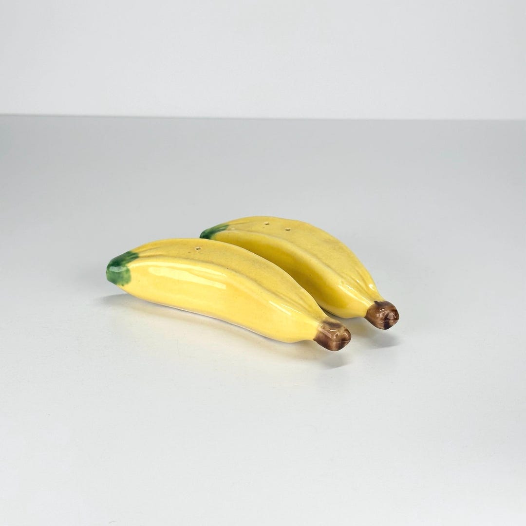 Vintage Salt and Pepper Shakers in the Shape of Bananas - Etsy