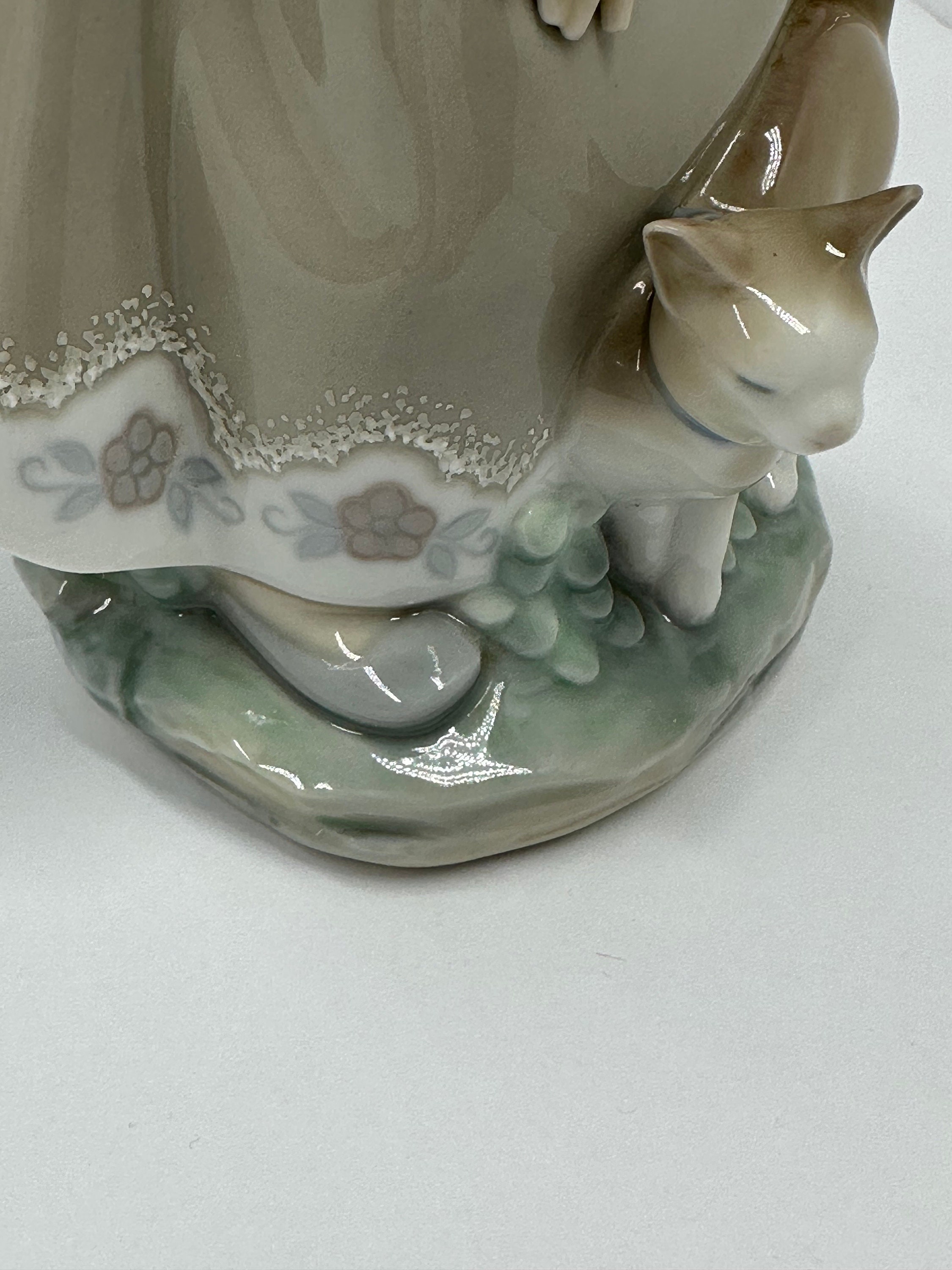 Vintage Figurine Lladro Girl With Cat Hand Made in Spain. - Etsy