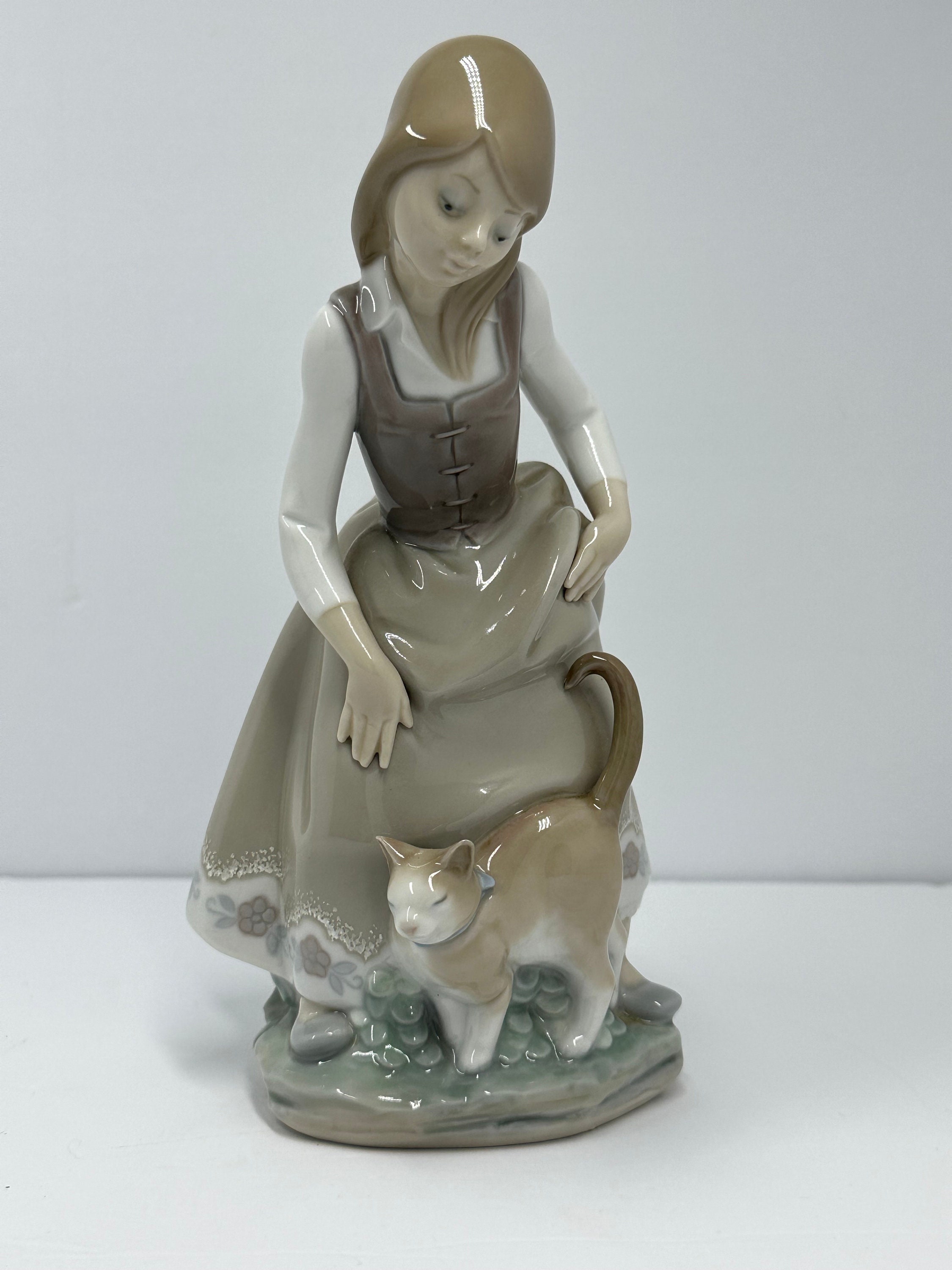 Vintage Figurine Lladro Girl With Cat Hand Made in Spain. - Etsy