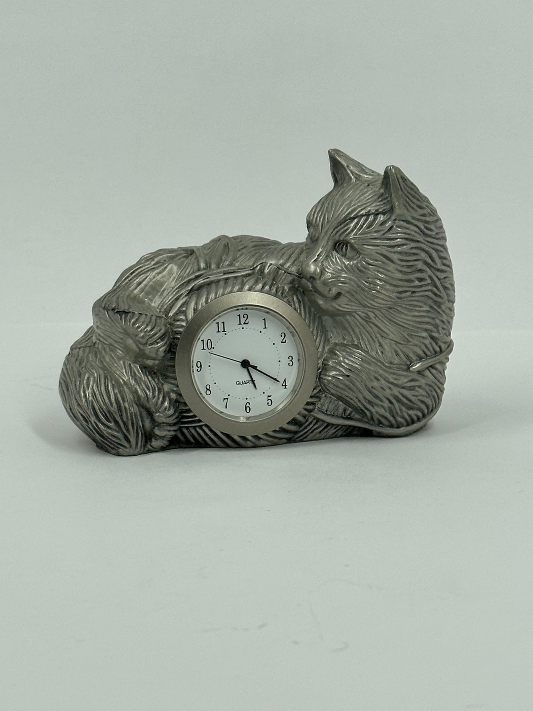 Vintage Cat Clock, Adorable Curled up Kitty Holding a Quartz Clock and ...
