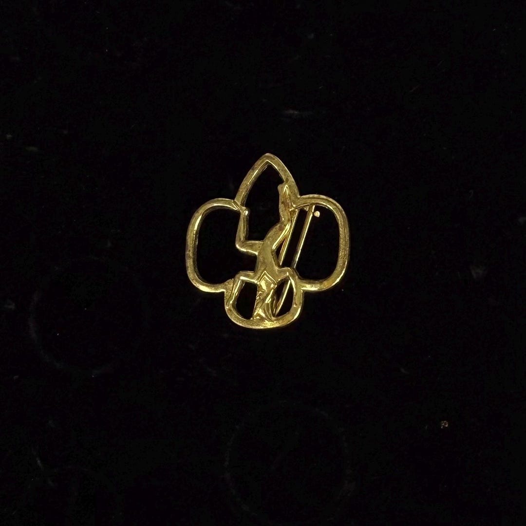 Vintage Girl Scout Brooch of Brownie Badge in Gold Tone. - Etsy