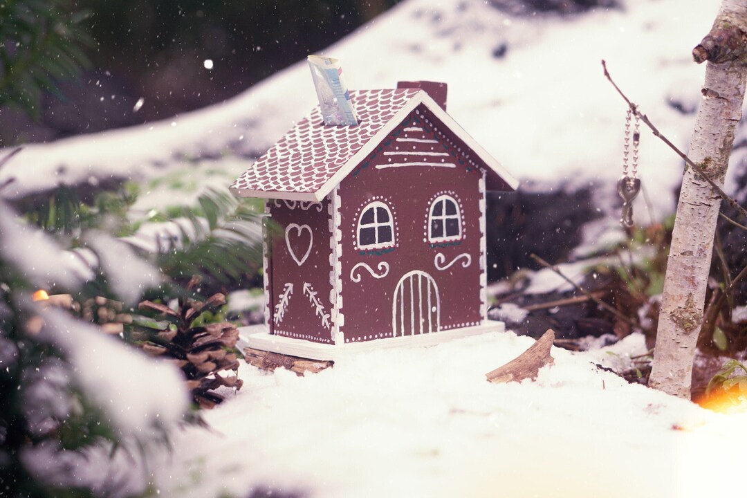 GINGERBREAD HOUSE Money Box House Made of Wood, Hand-painted, Ideal as ...