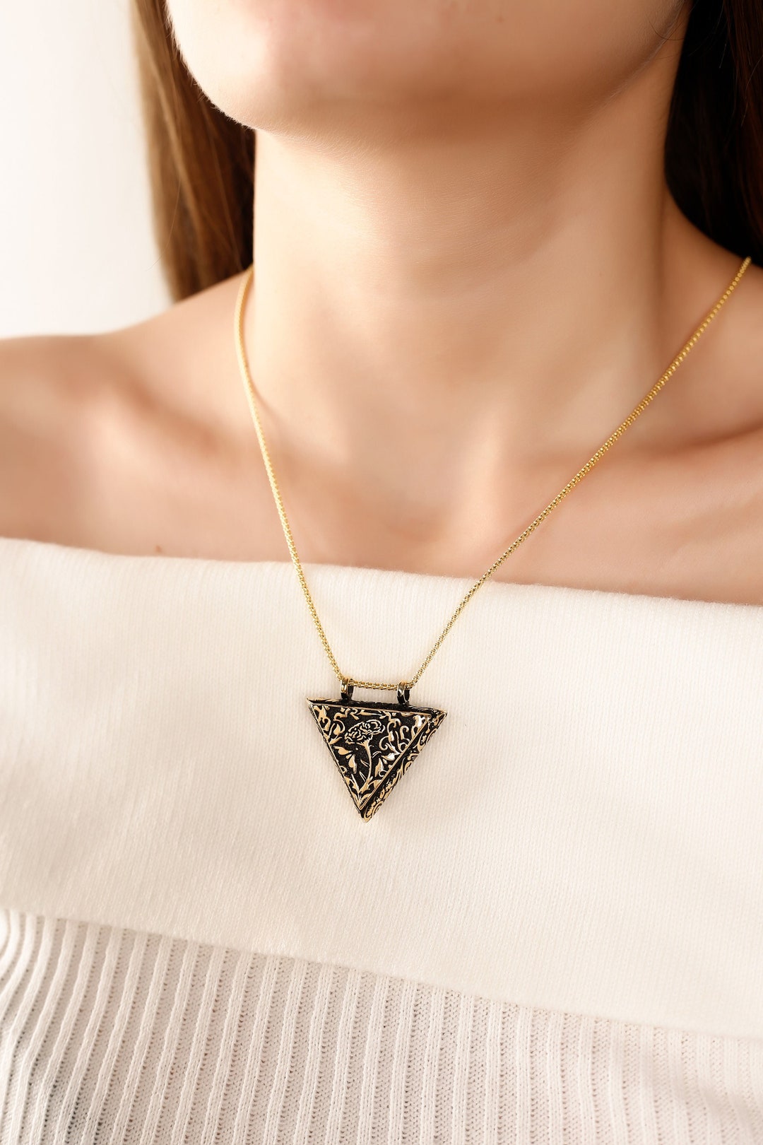 925K Sterling Silver Triangle Amulet, Taweez Holder Locket Prayer Box ...