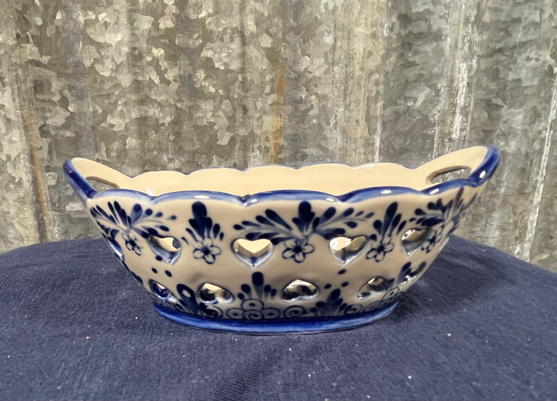 Delft Style Oval Shaped Trinket Dish.. Change Keeper With Pierced Sides ...