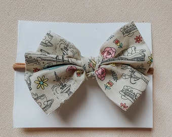 Friends Bow - Etsy